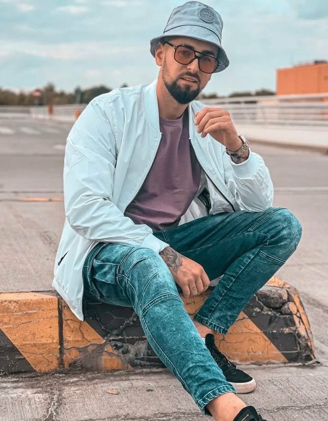 Matt Palmer z "Hotelu Paradise" nagrał piosenkę! Wakacyjny HIT czy KIT?