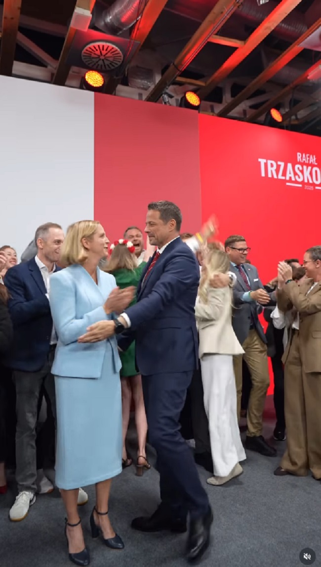 Marta od Karola i Gosia od Rafała na wielkich wieczorach mężów. Obie zadały szyku, choć jedna ...