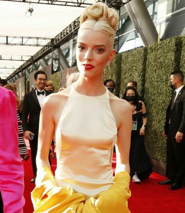 Emmy 2021: Anya Taylor-Joy z "Gambit królowej" w spektakularnej żółtej ...