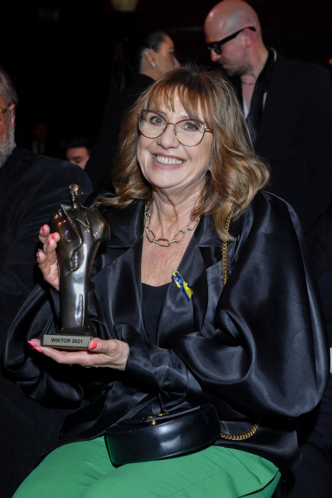 Gala Wiktory 2021: Mama Roberta Lewandowskiego odebrała nagrodę w ...
