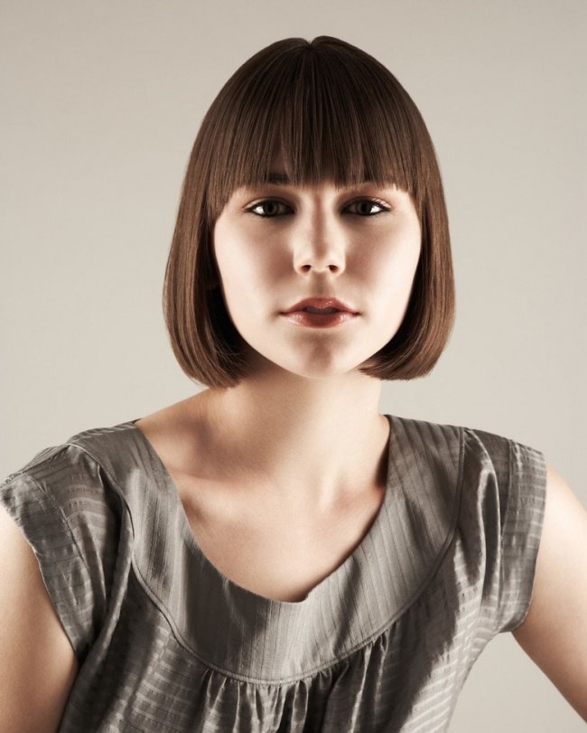 Wielki powrót grzywki blunt bangs - poznaj 3 najmodniejsze jej odmiany ...