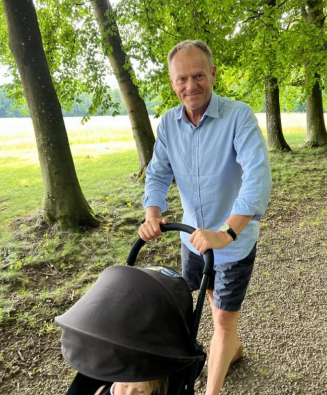 "Serce mi pęka... Nie mogę całować prawnusia, a z pierwszymi ...