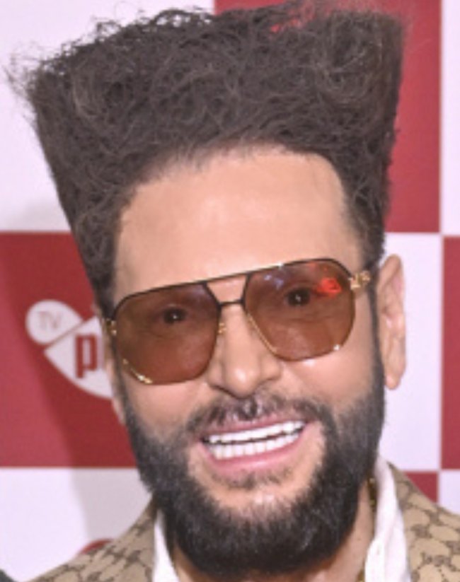 Krzysztof Rutkowski dopracował fryzurę. "Abażur" - rozpływają się fanki