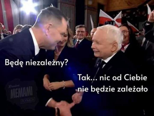 Oczytany Karol przed laty napisał własną książkę pod pseudonimem. Nie do wiary, kogo w niej opisał