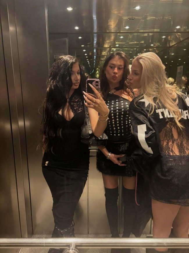 18-letnia Viki Gabor świeci atutami w kusym wdzianku. Ale z niej lolitka